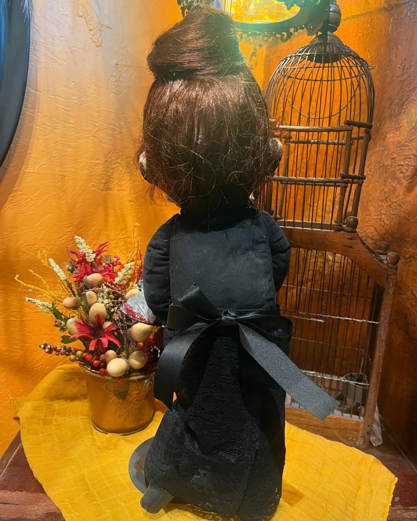 Lizzie Borden Forevermore Doll – AbracadabraNYC
